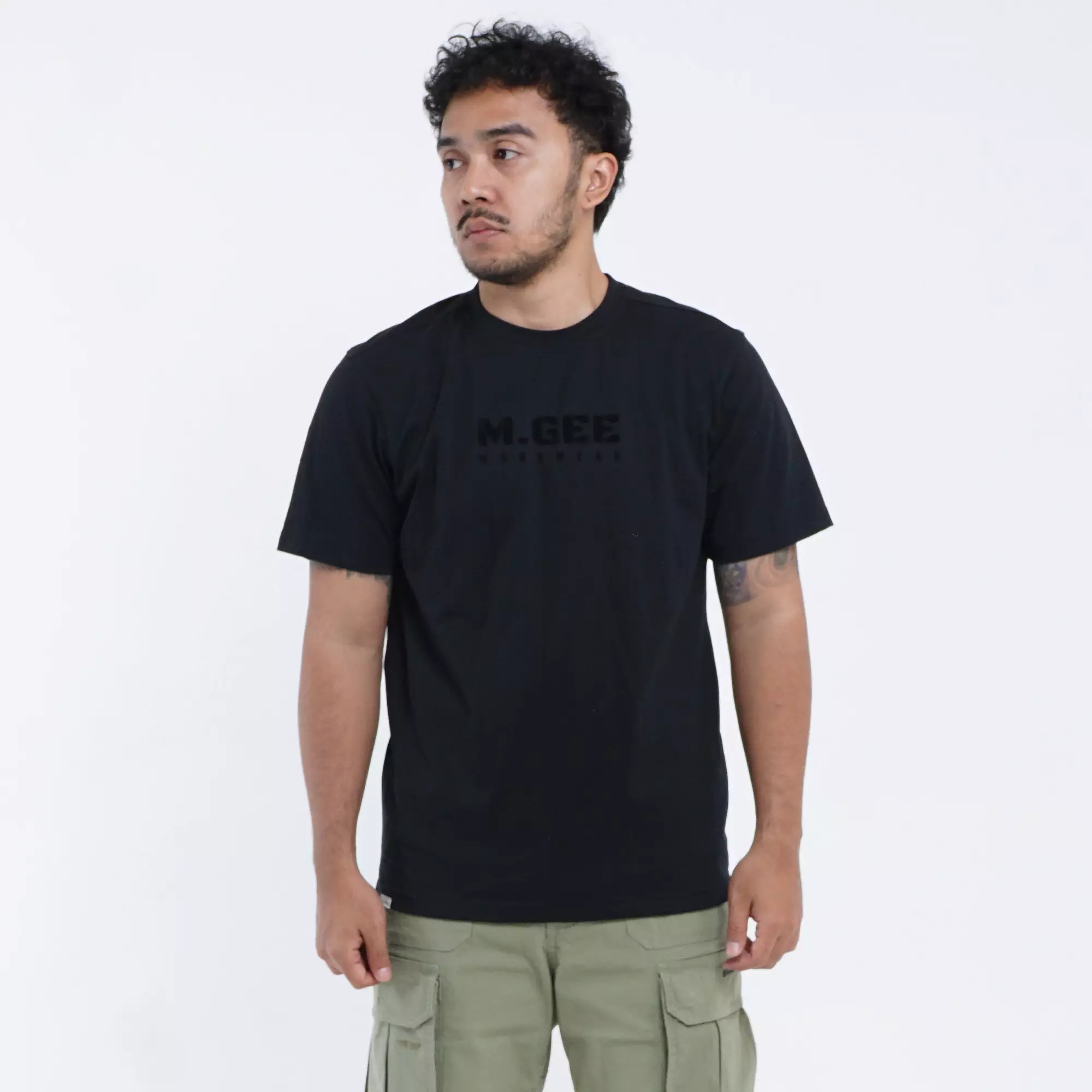 Jual MGEE MGee Kaos Polos Pria Lengan Pendek M Gee Original Oliver C145 ...