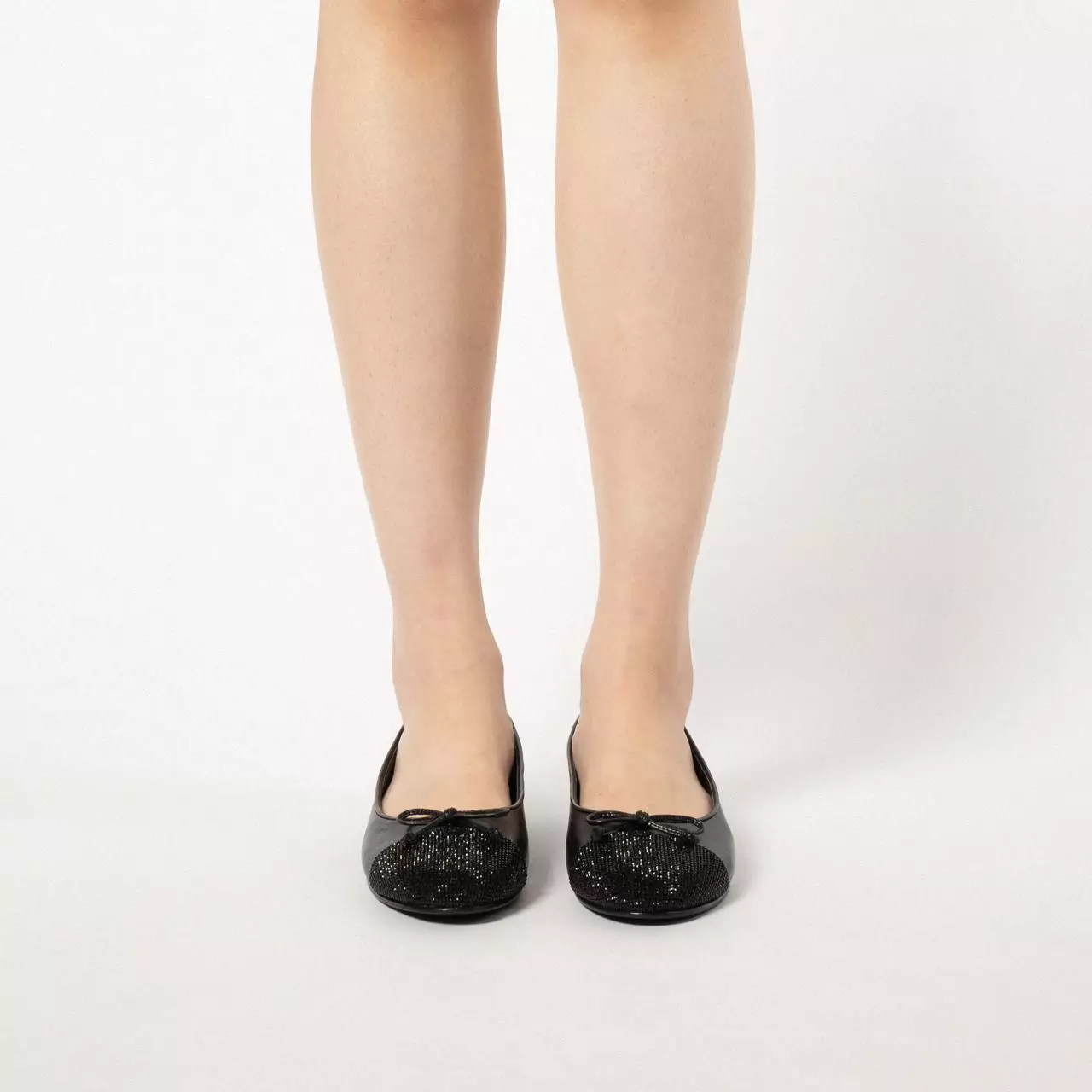 Jual Tory Burch Cap-Toe Pave Ballet Black Original 2025 | ZALORA ...