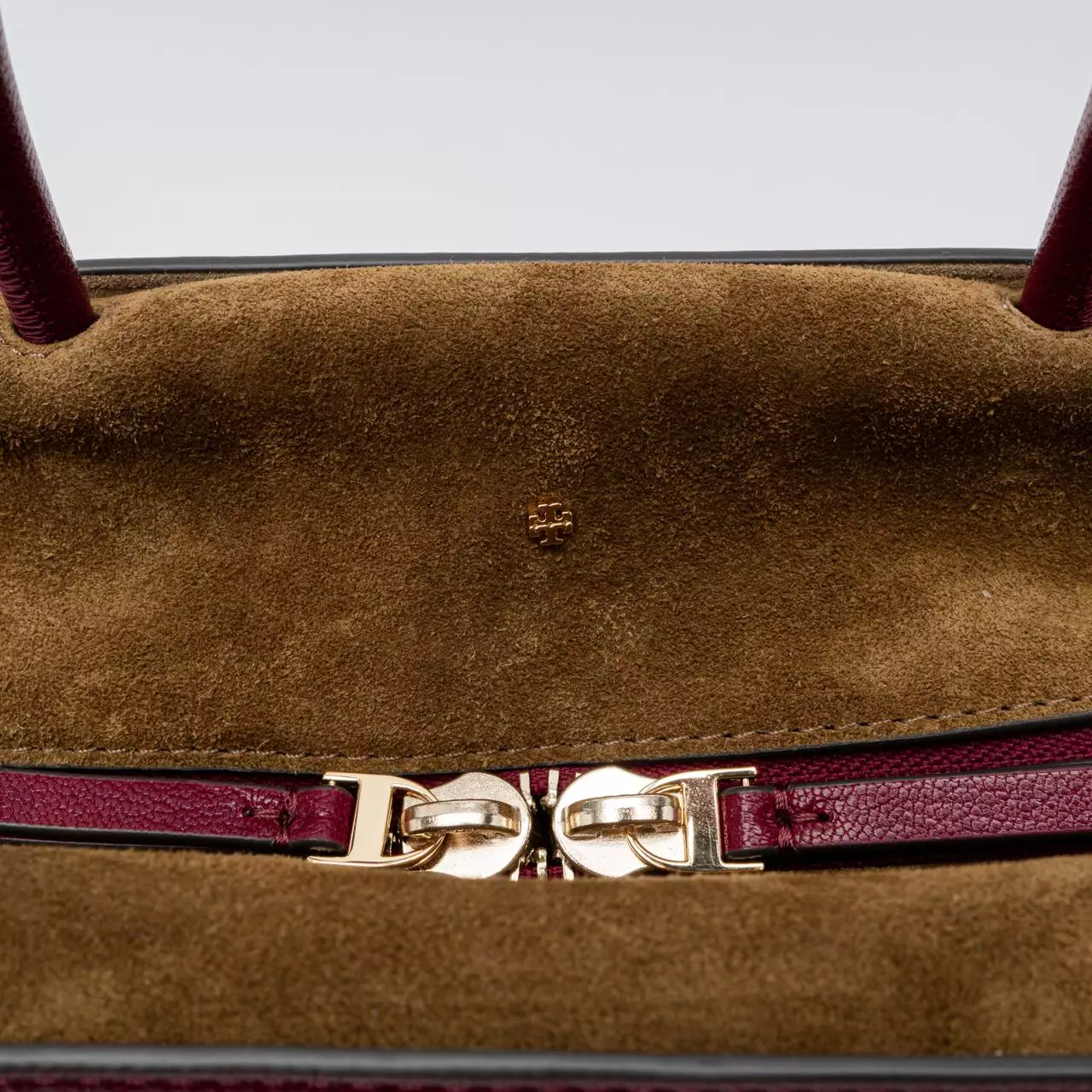 Jual Tory Burch Mercer Distrressed Satchel Ruby Original 2025 | ZALORA Indonesia