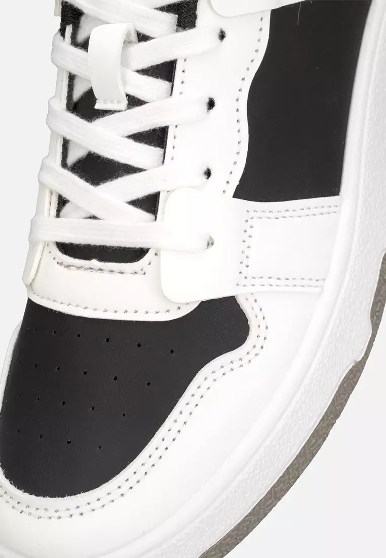 Buy ONE UP Travis Men's Lifestyle Classic Shoes 2026 Online | ZALORA ...