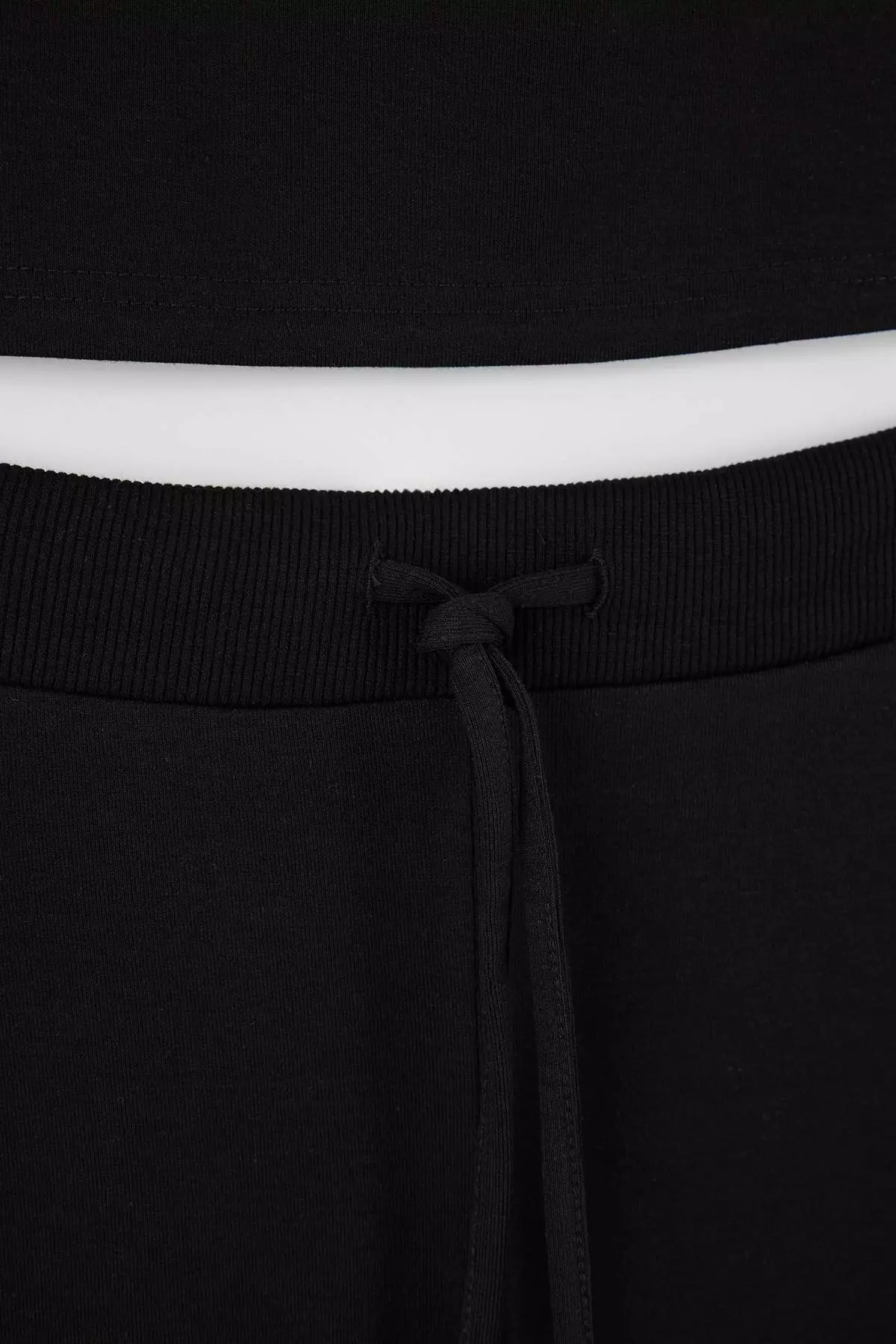Buy Trendyol Wardrobe Essentials-Black Fitted/Sleeveless Knitted Top ...