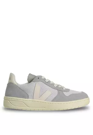 Buy Veja Sneakers & Eco-Friendly Footwear | Veja Philippines @ ZALORA PH