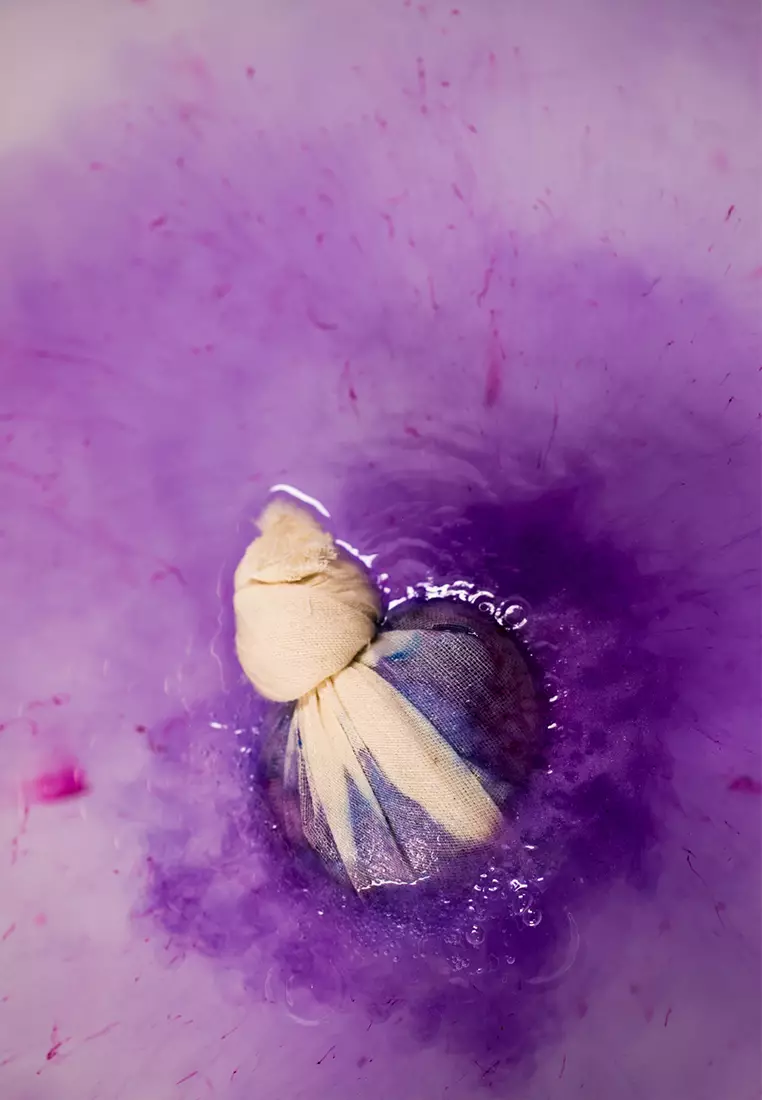 Buy Lush Fresh Handmade Cosmetics Deep Sleep Bath Bomb 2025 Online | ZALORA