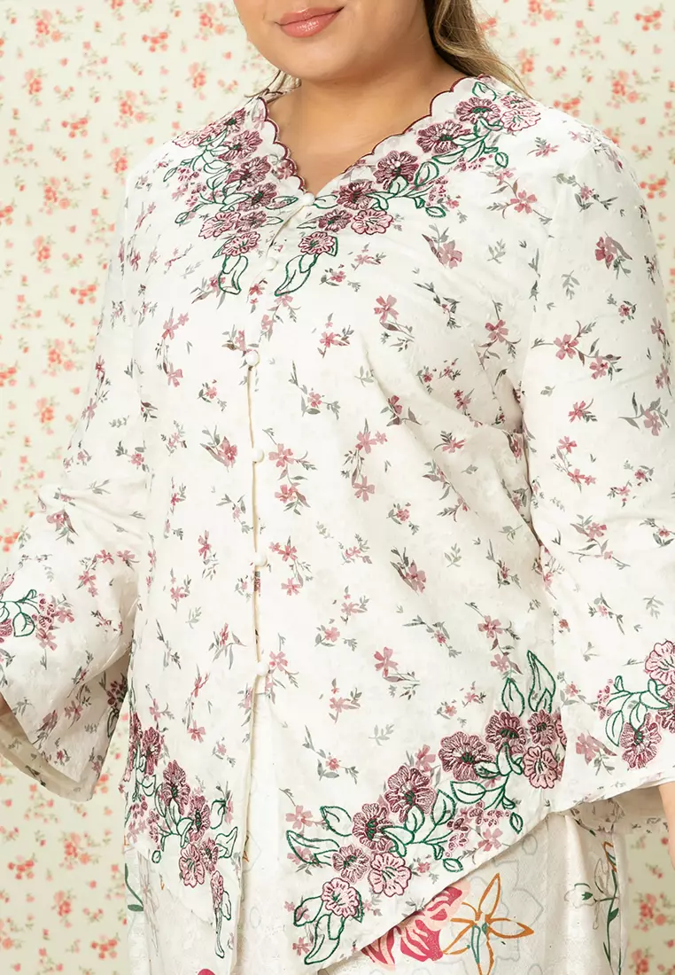 Buy Lubna KASTURI PLUS SIZE KEBAYA WITH PRINT LACE SET 2025 Online ...