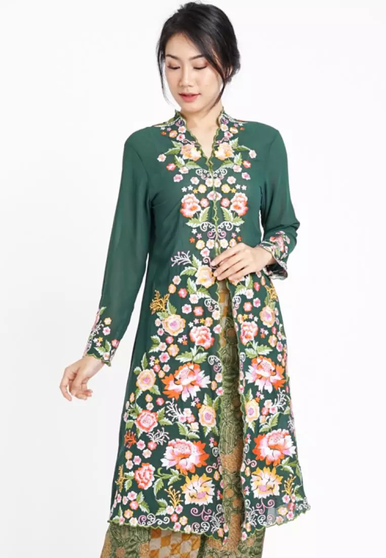 Jual Soraya Kebaya Long Kebaya Full Embroidery Original 2024 | ZALORA ...