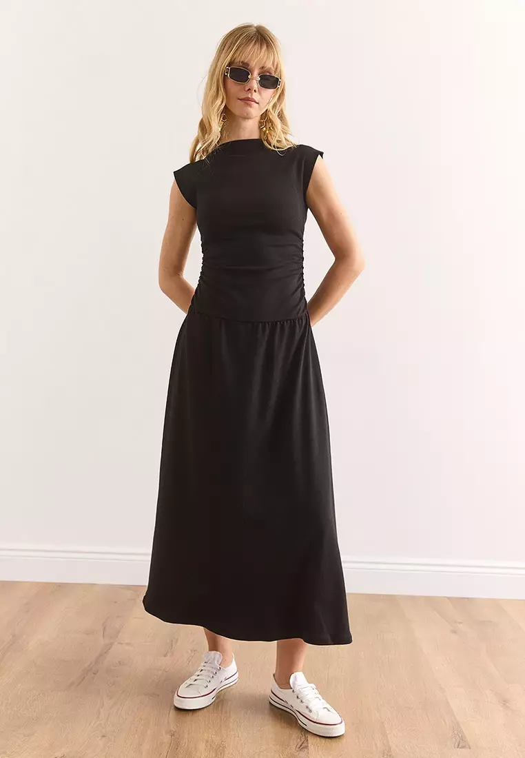 Jual Olalook Waist Fitted Steel Interlock Dress Original 2026 | ZALORA ...