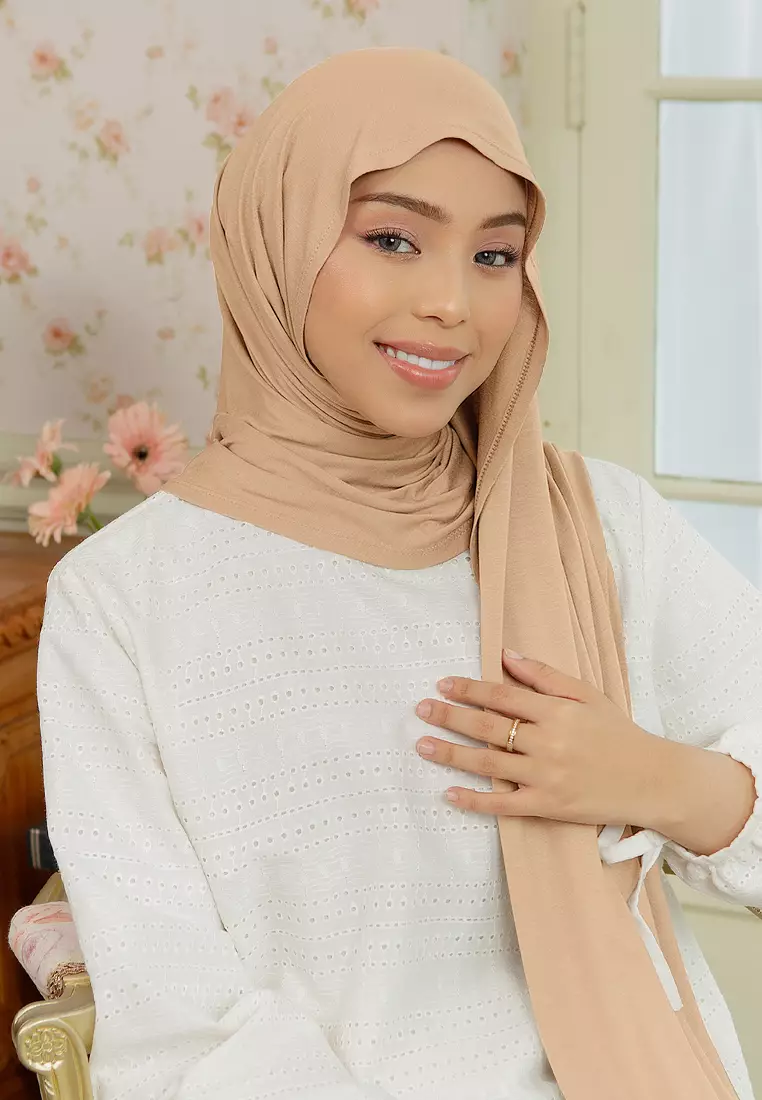 Jual Lozy Hijab Heidy Oval Shawl in Beige (Lozy x Heidy) Original 2025 | ZALORA Indonesia