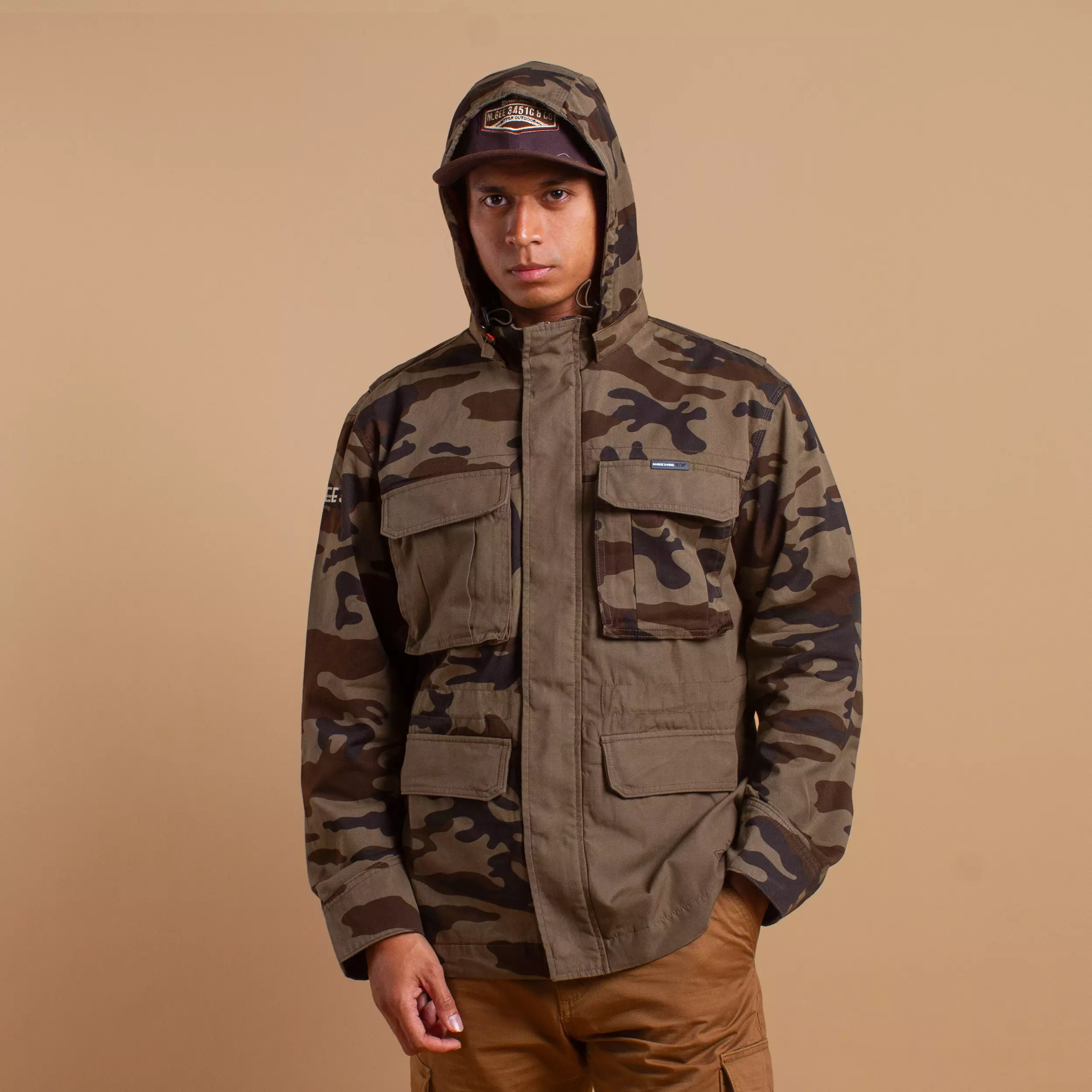 Jual MGEE MGEE T-SHIRT Original 2024 | ZALORA Indonesia