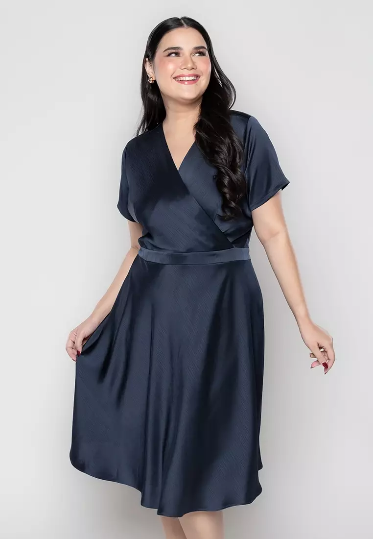 Buy Paperdolls Milly Plus Size Emmanuelle Front Wrap Dress in Satin Fabric 2025 Online | ZALORA ...