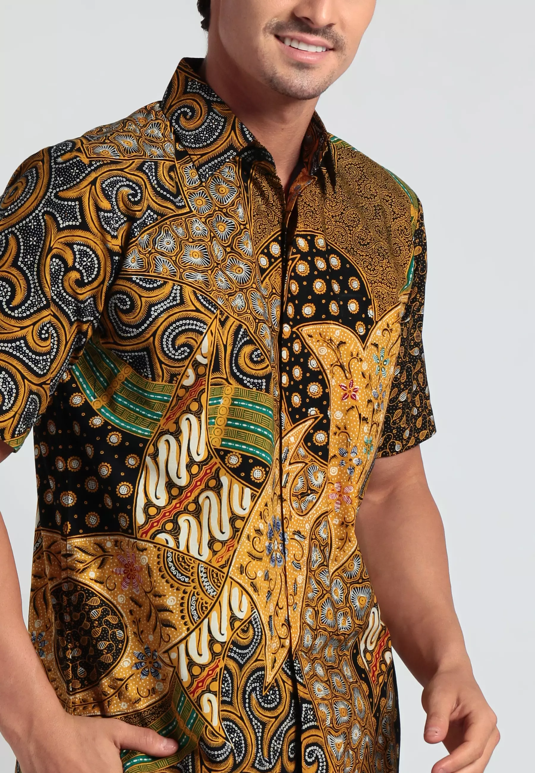 Jual BATIK RIZQINA Rama wijaya lengan pendek slimfit Original 2024 ...