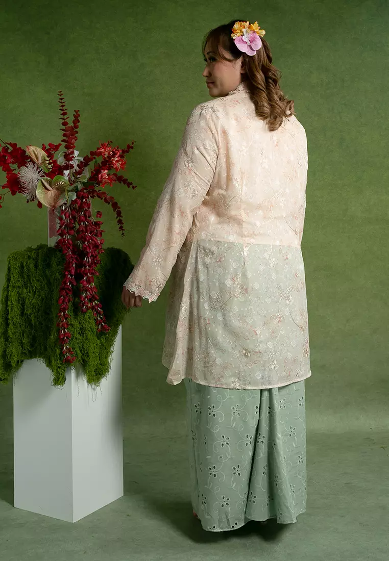 Buy Lubna Kaira Plus Kebaya Labuh Set Online | ZALORA Malaysia