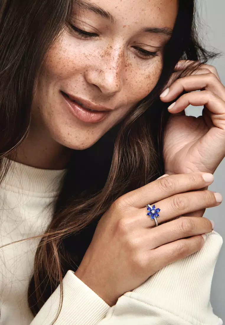 Buy PANDORA Pandora Sparkling Blue Herbarium Cluster Ring Online ...