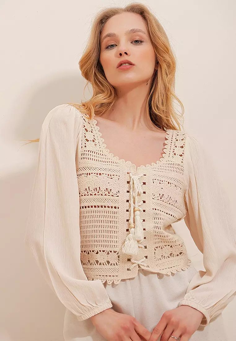 Jual Alacati Openwork Blouse Original 2025 | ZALORA Indonesia