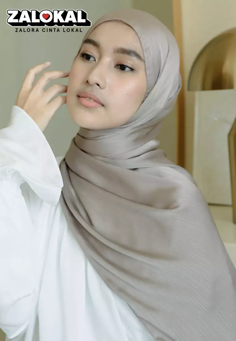 Jual Lozy Hijab Rayya Silk Eyelash Bronze Original 2024 | ZALORA ...