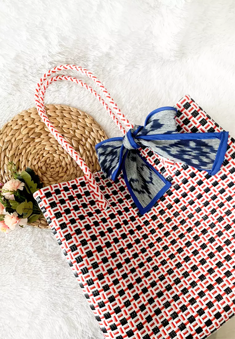 Jual INA PRIYONO AZALINA Tas Anyam Jumbo Mix Red White Black by Ina ...