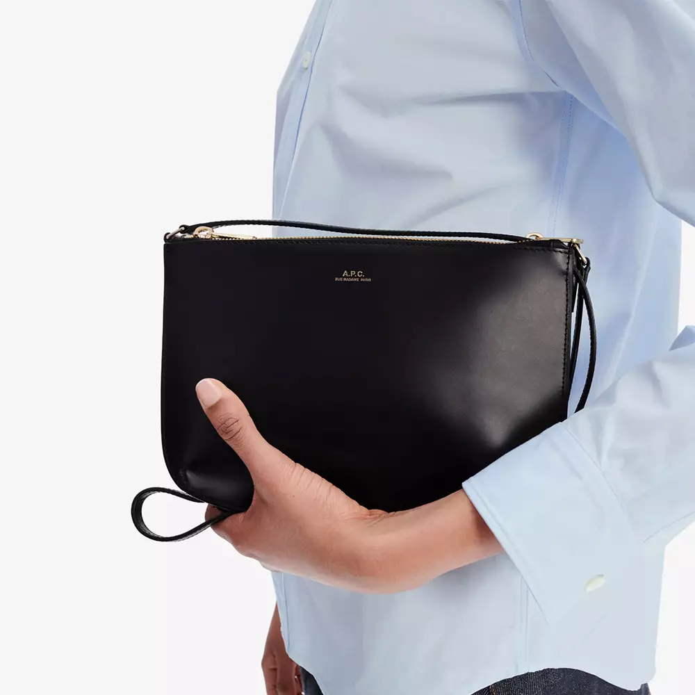Jual A.P.C Sarah Bag in Smooth Leather Black Original 2026 | ZALORA ...