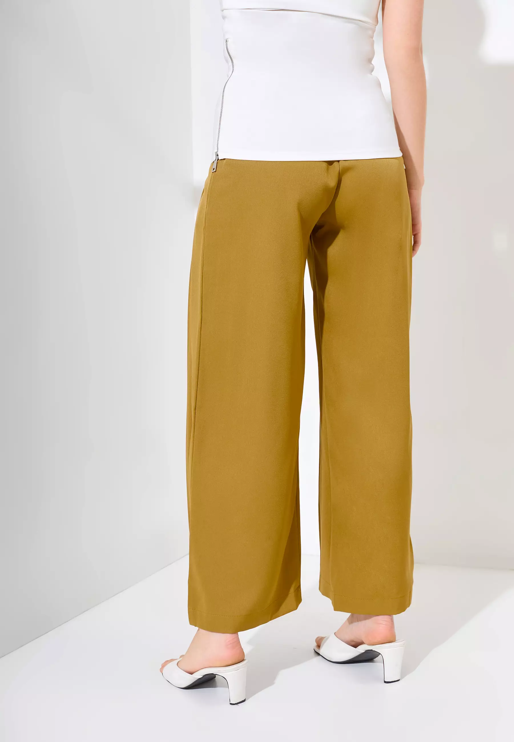 Jual Blanik Cleo Pants Original 2024 | ZALORA Indonesia