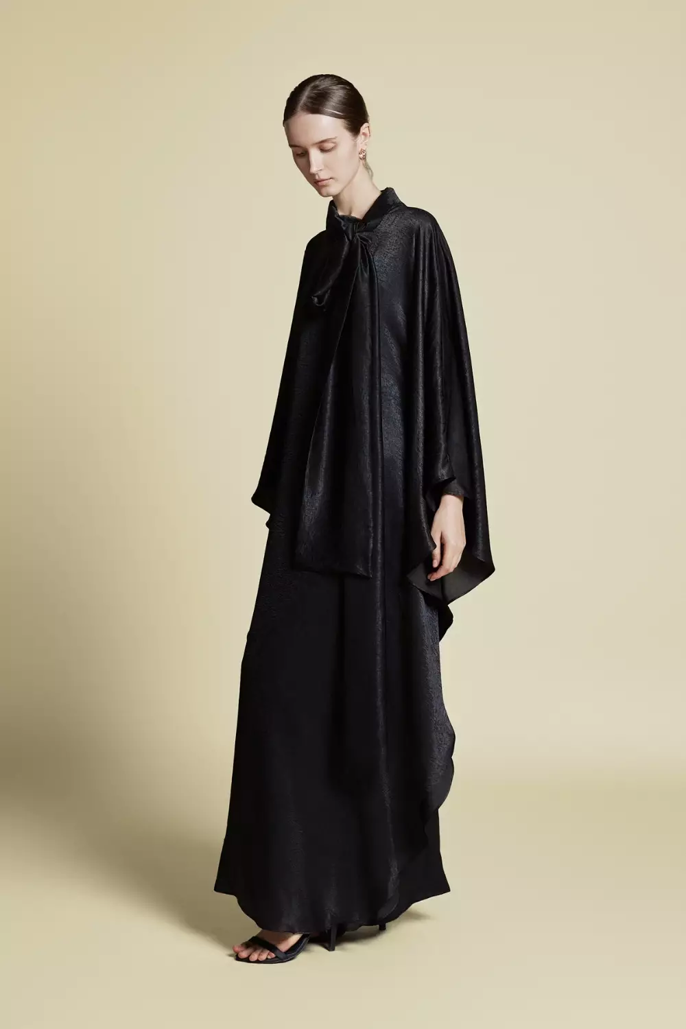 Jual Demure & Co DEMURE&CO - Draped High Neck Kaftan in Viscose Black ...