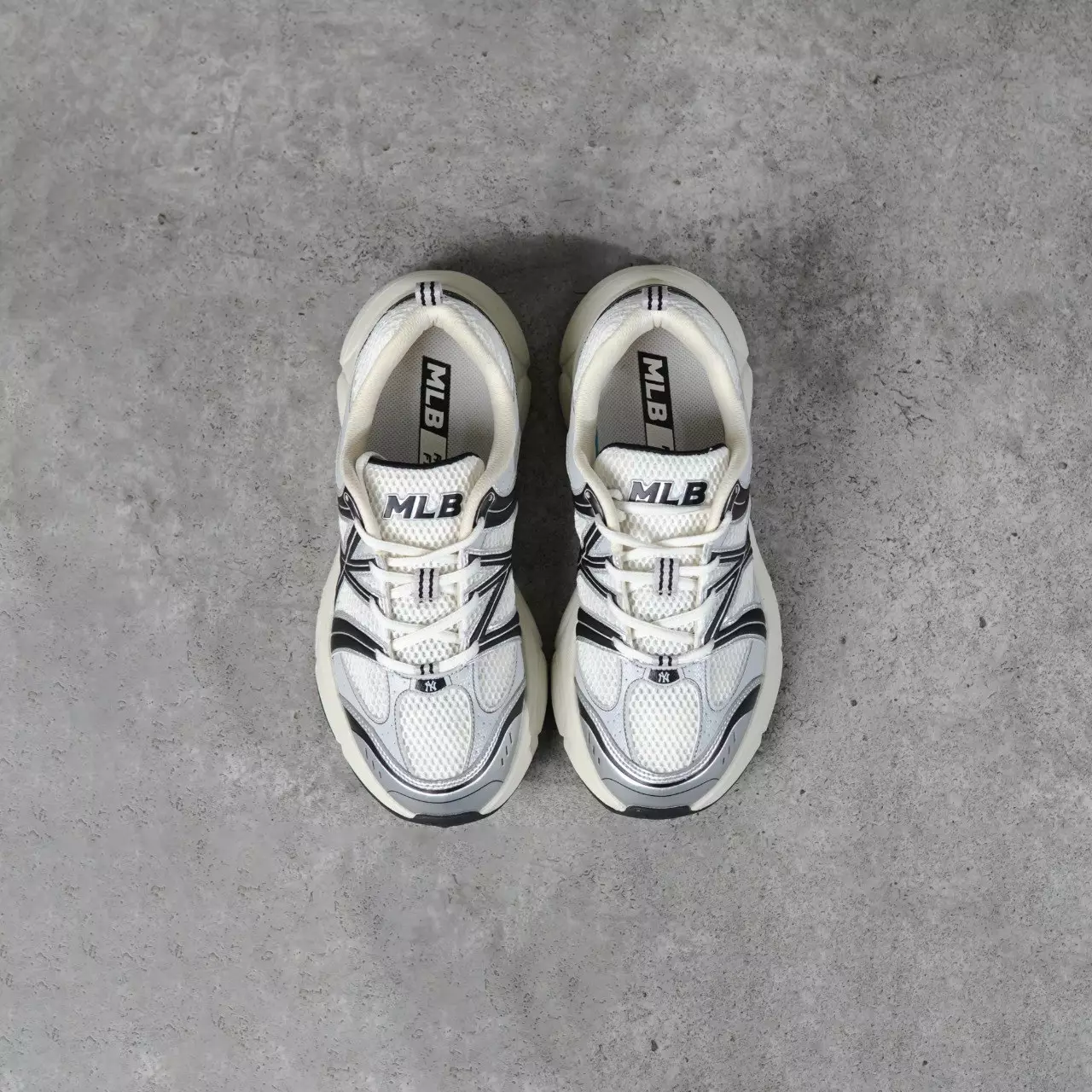 Jual MLB Sepatu MLB NY ACE RUNNER SILVER CREAM SNEAKER 100% ORIGINAL ...