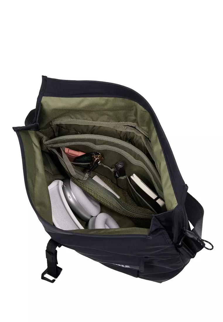 Jual Thule Thule Paramount 3 Crossbody Bag PARACB 3114 14L – Black ...