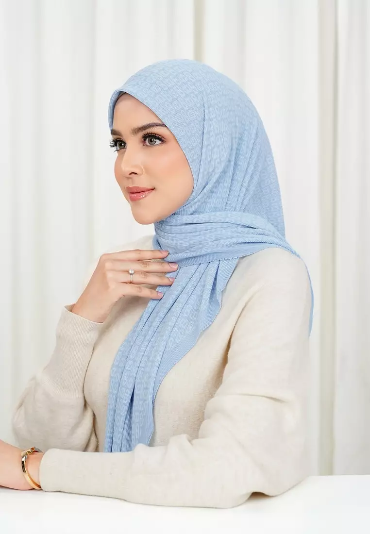 Buy Buttonscarves Tapis Pleated Square - Breeze 2025 Online | ZALORA