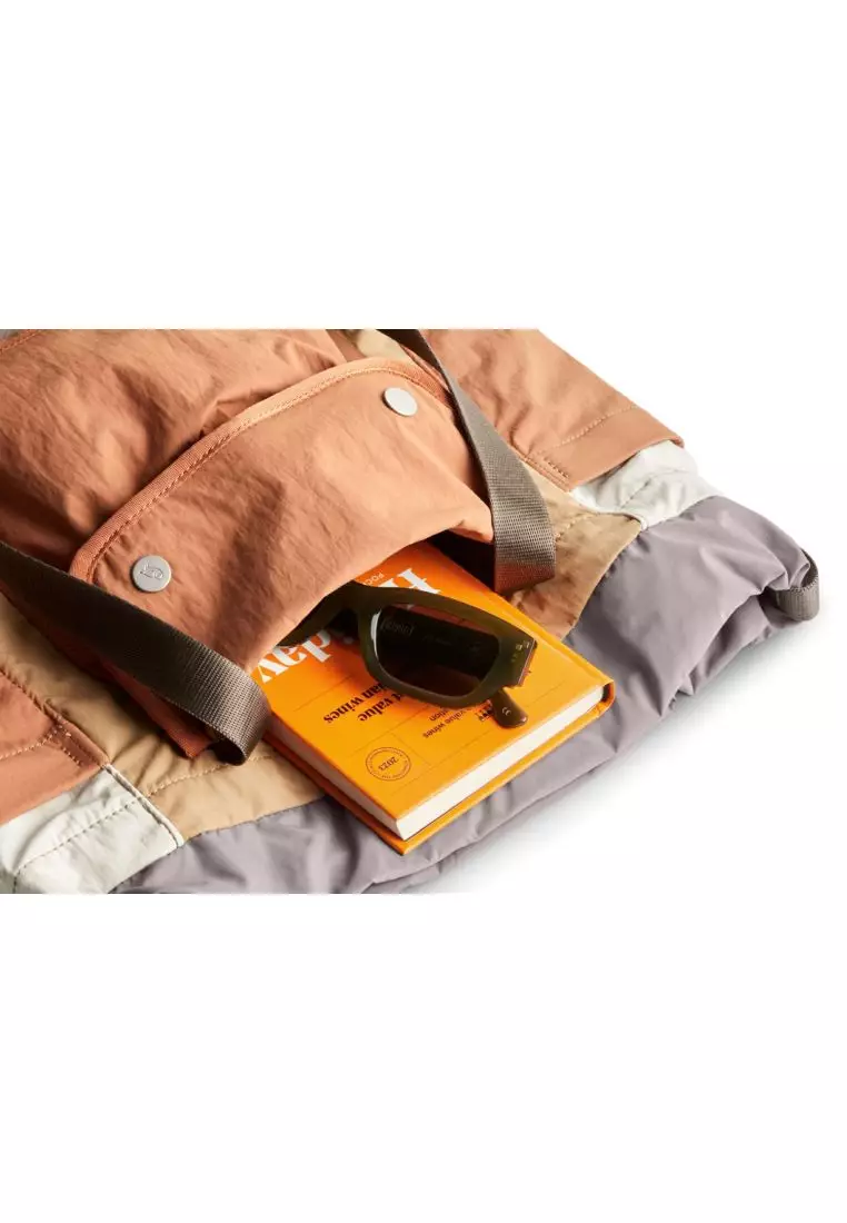 Bellroy Bellroy Cinch Tote - Sand Dune 2025 | Buy Bellroy Online ...