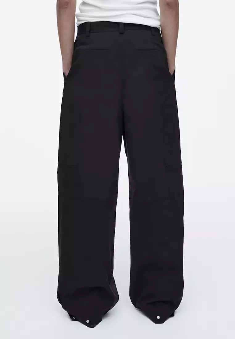 COS Utility Barrel-Leg Cargo Trousers 2025 | Buy COS Online | ZALORA ...