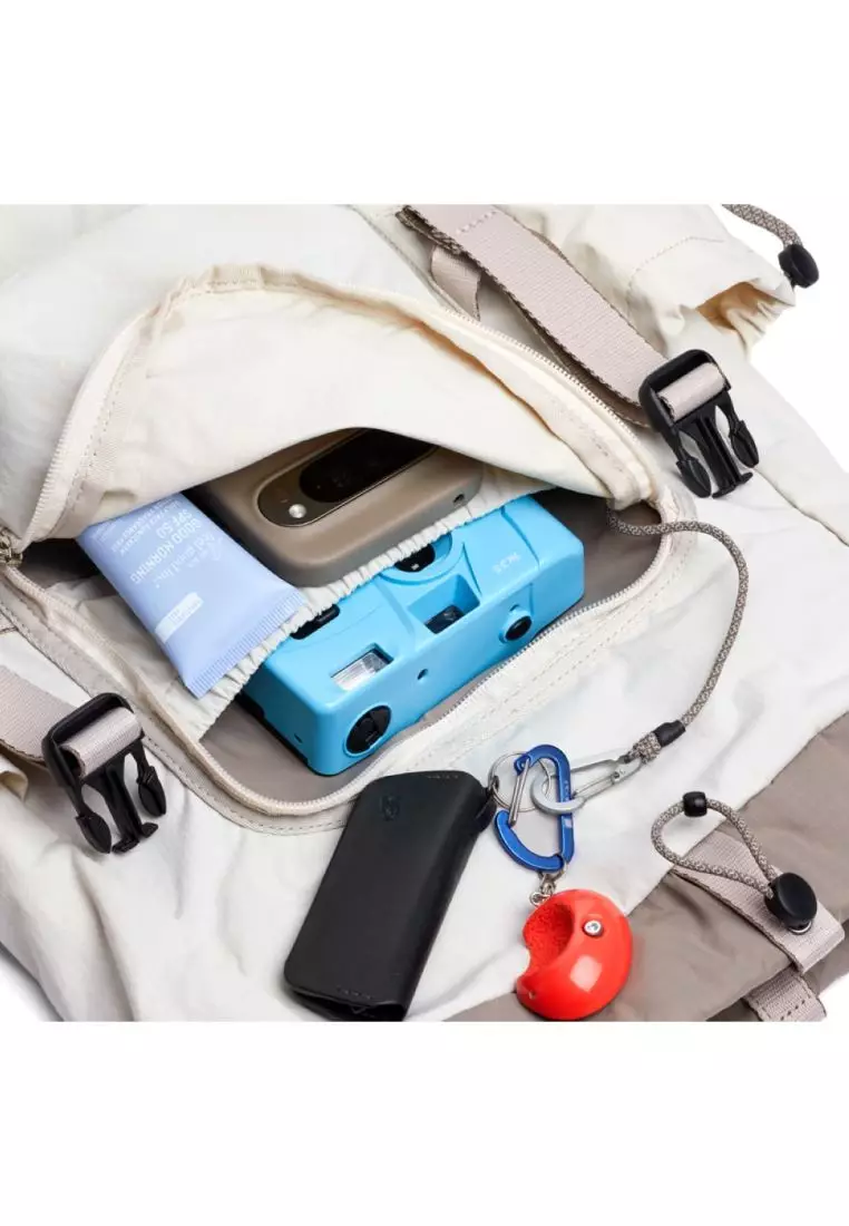 Buy Bellroy Bellroy Cinch Backpack - Oat 2025 Online | ZALORA