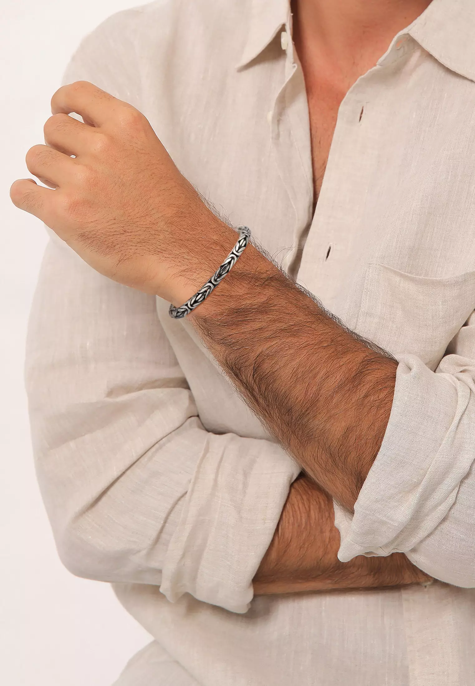 Buy Kuzzoi Men's Silver Heavy Byzantine Chain Bracelet – Oxidised 2026 ...