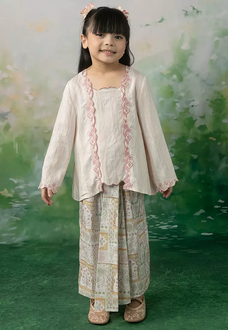 Buy Lubna Kids Rina 2-in-1 Kebaya Set Online | ZALORA Malaysia
