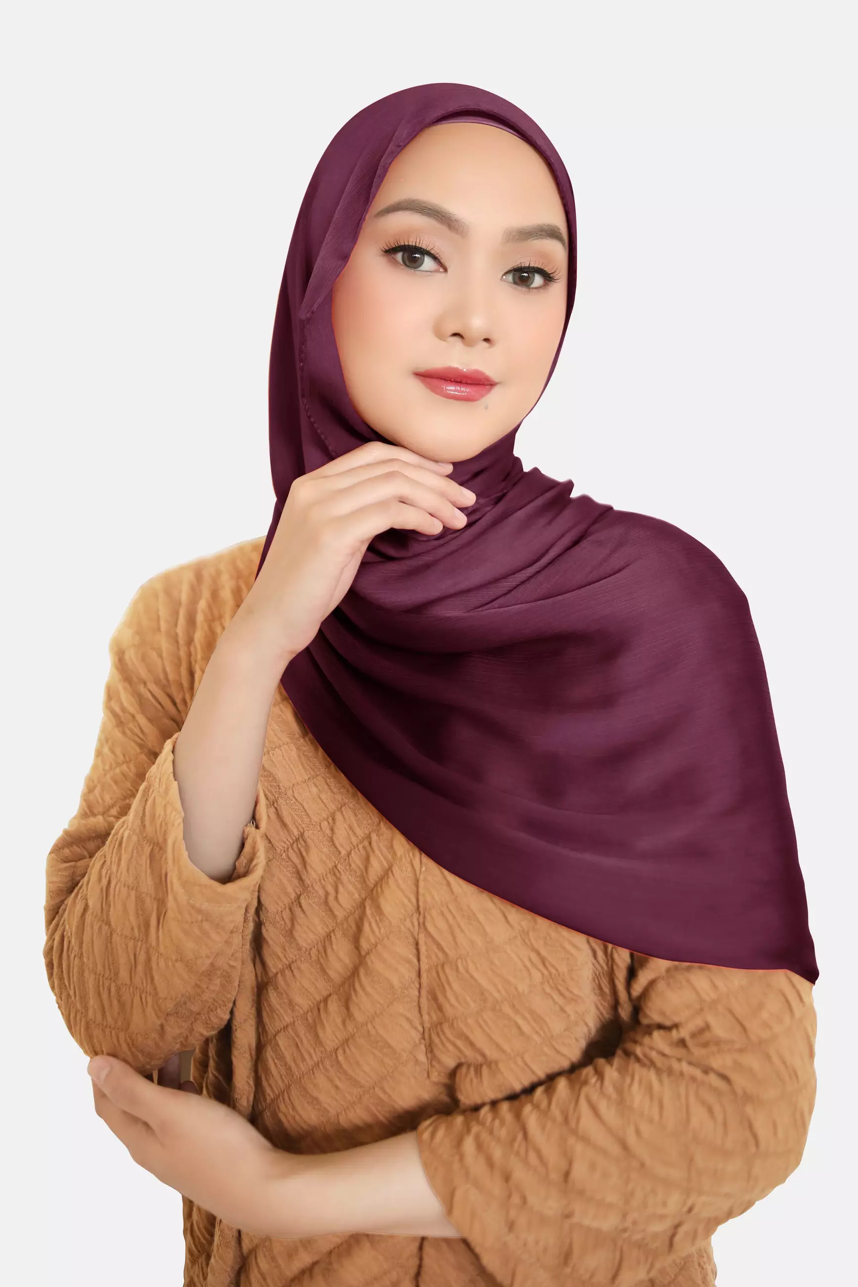 Jual COTTON BEE Hijab Pashmina Cradenza Silk Premium - Ruby Kiss Original 2024 | ZALORA Indonesia