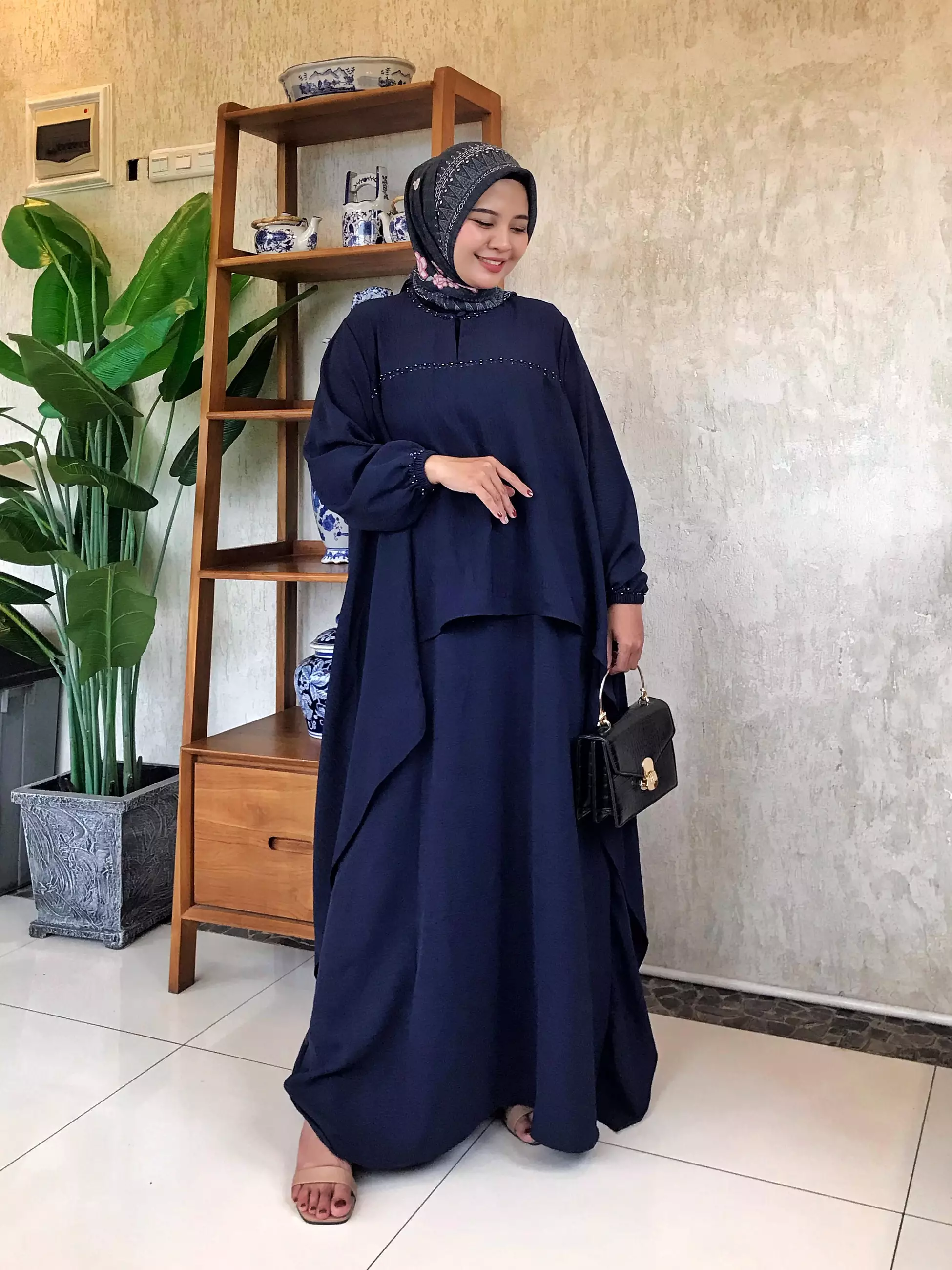 Jual INA PRIYONO LEONA GAMIS MUSLIM NAVY SIZE L BY INA PRIYONO Original ...