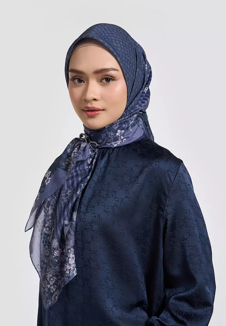 Jual KAMI Kami Athemina Signature Scarf Navy Original 2025 | ZALORA ...