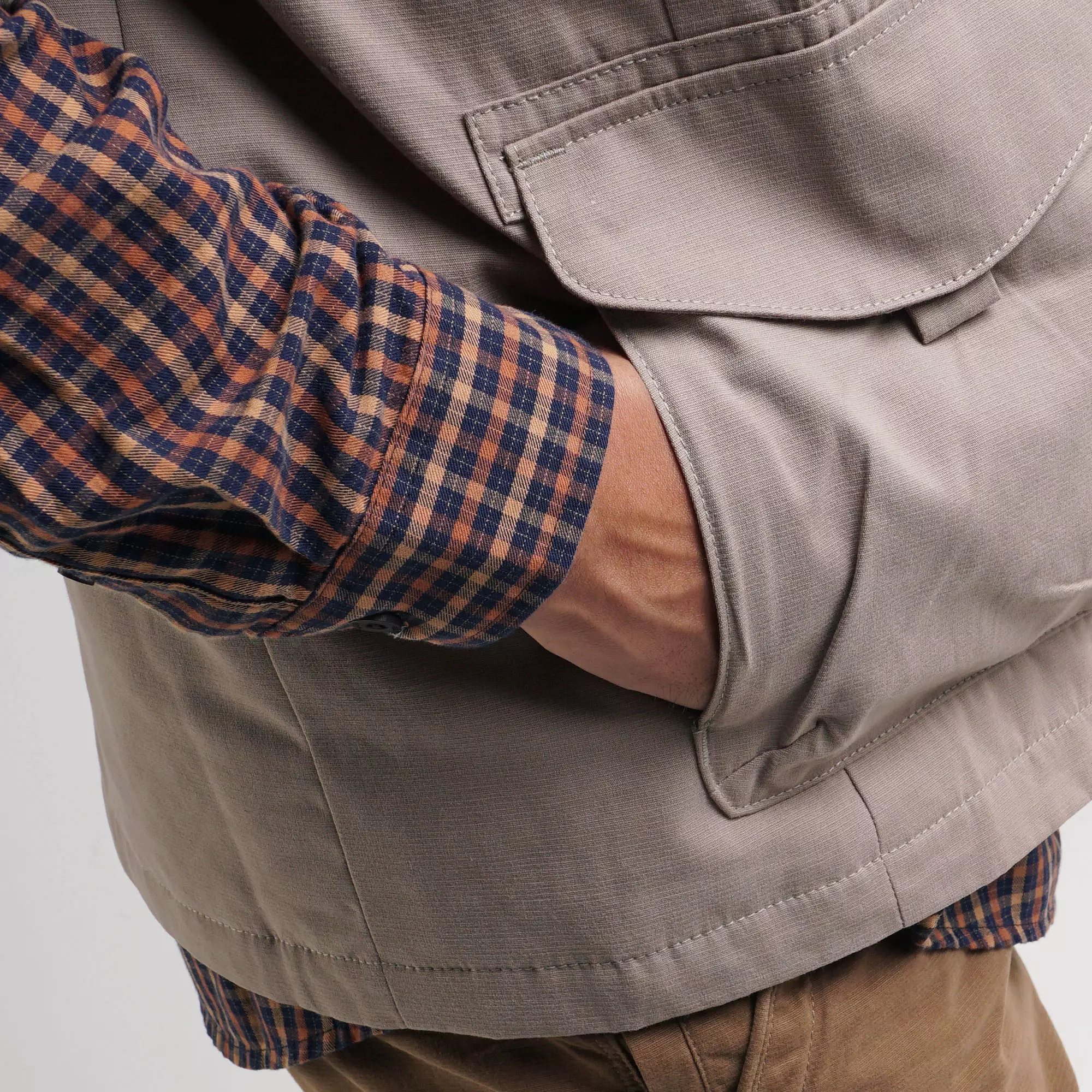 Jual MGEE MGEE Casual Vest Original 2024 | ZALORA Indonesia