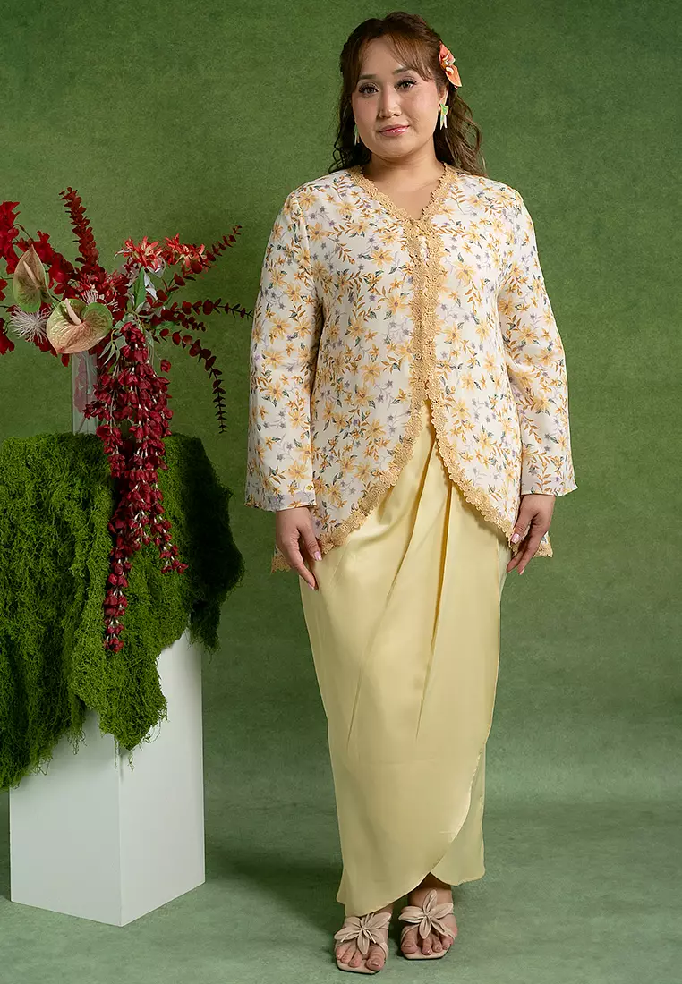 Buy Lubna Naqiyah Plus size Kebaya Set Online | ZALORA Malaysia