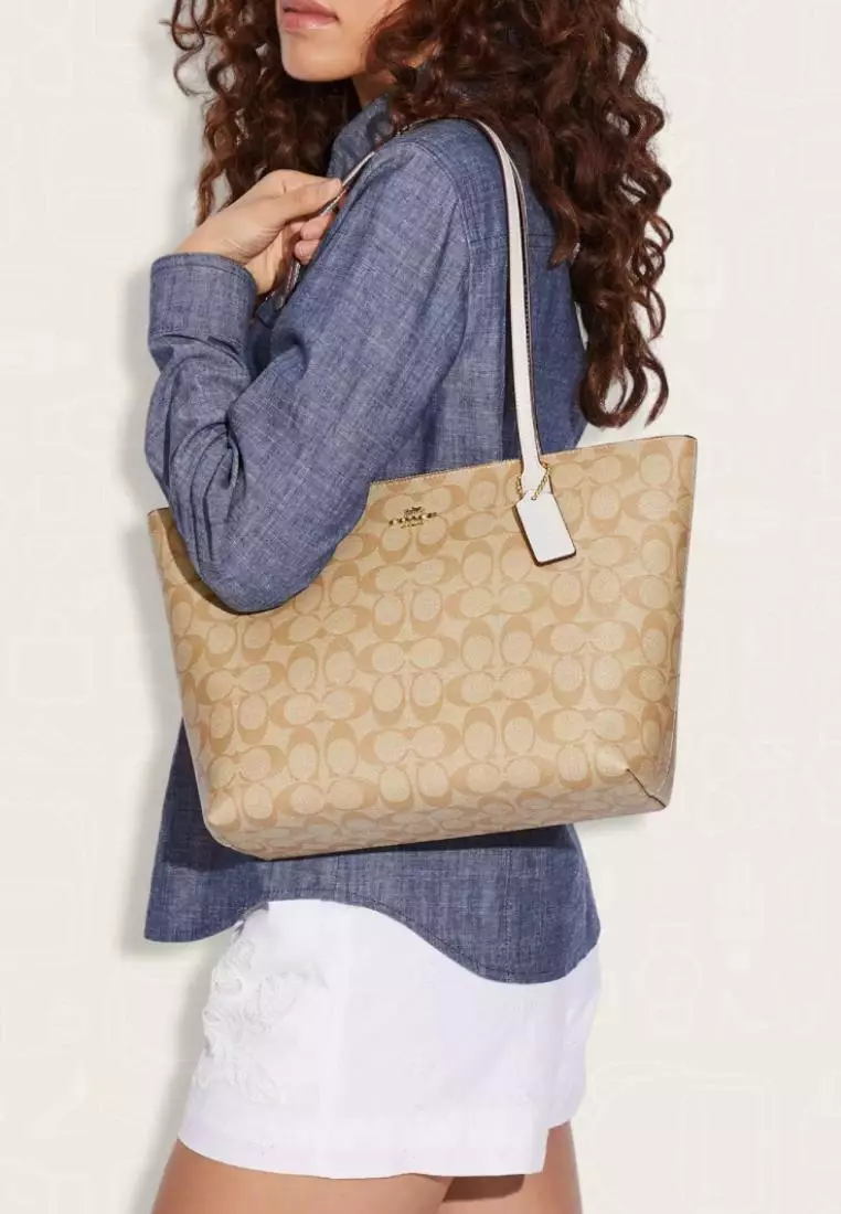 Jual Coach Coach Zip Top Tote In Signature Canvas Light Khaki Chalk ...