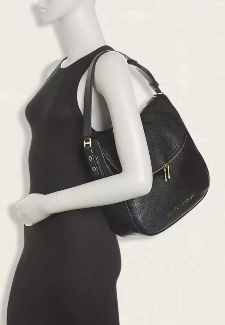 Jual Marc Jacobs MARC JACOBS The Groove Hobo Shoulder Bag Black Original 2025 | ZALORA Indonesia