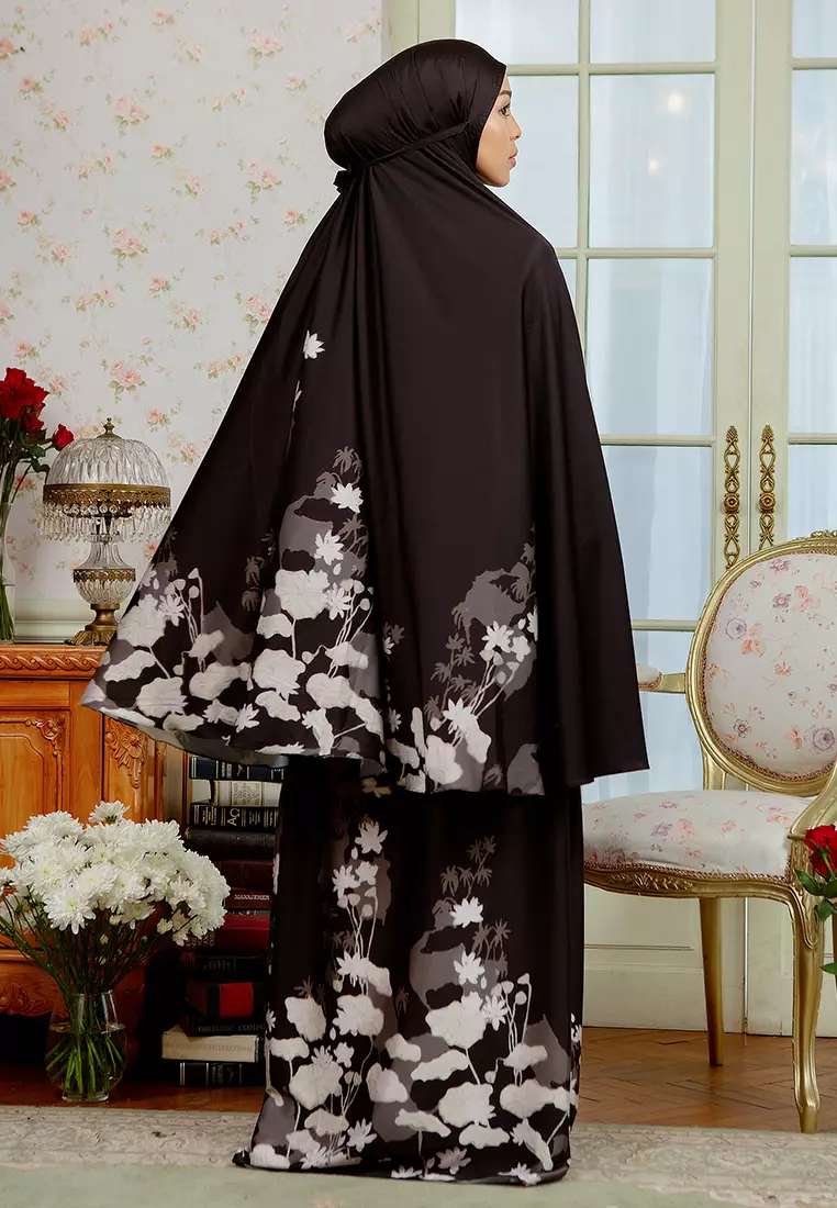 Jual Lozy Hijab Sophia Prayer Set In Black Lozy X Heidy Original 2024