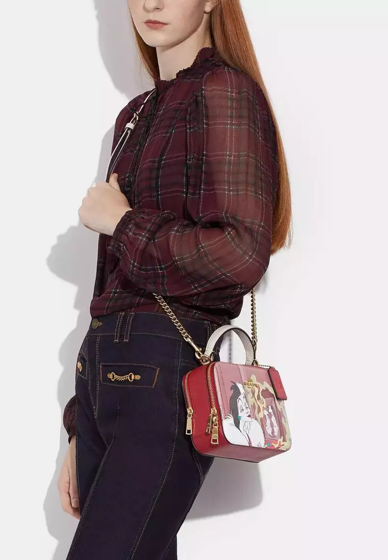 Jual Coach Disney X Coach Box Crossbody With Cruella Motif Red Apple ...