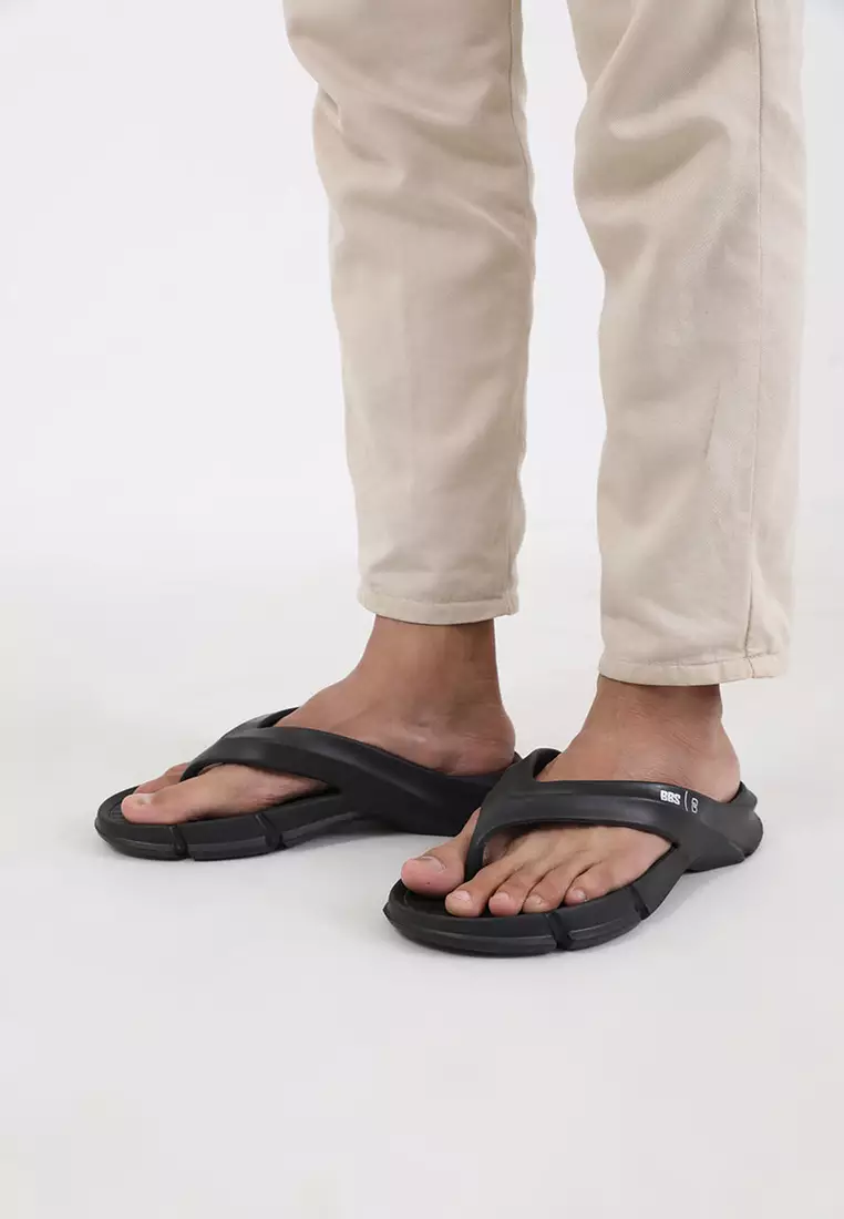 Jual Berrybenka Label MEN DIGGER SANDAL BLACK Original 2026 | ZALORA ...