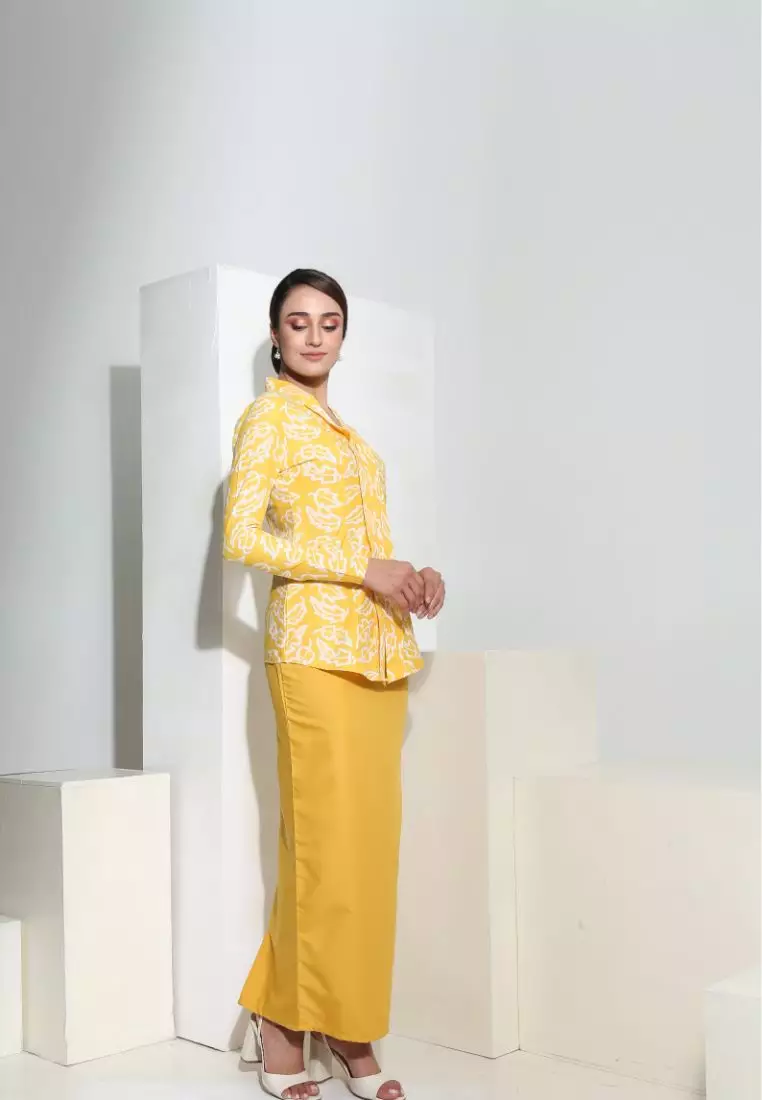 Buy Amar Amran Kebaya Midi Batik Moden Online | ZALORA Malaysia
