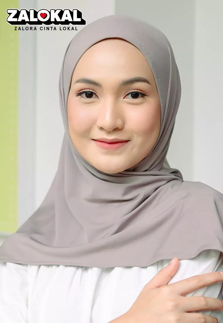 Jual Lozy Hijab Qiya Instan Square (Hijab Sport Instan Segiempat Jersey) Grey Cream Original ...