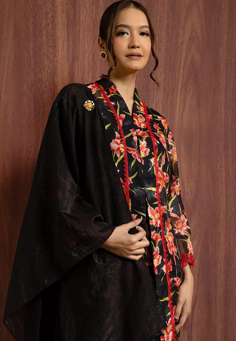 Buy ZALIA BASICS SULIKA KEBAYA SET WITH SHAWL 2026 Online | ZALORA ...