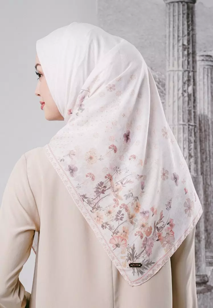 Jual ZOYA Zoya NAVULIA Scarf Sand - Kerudung Hijab Segiempat Motif With BOX - Bahan Voal Premium ...