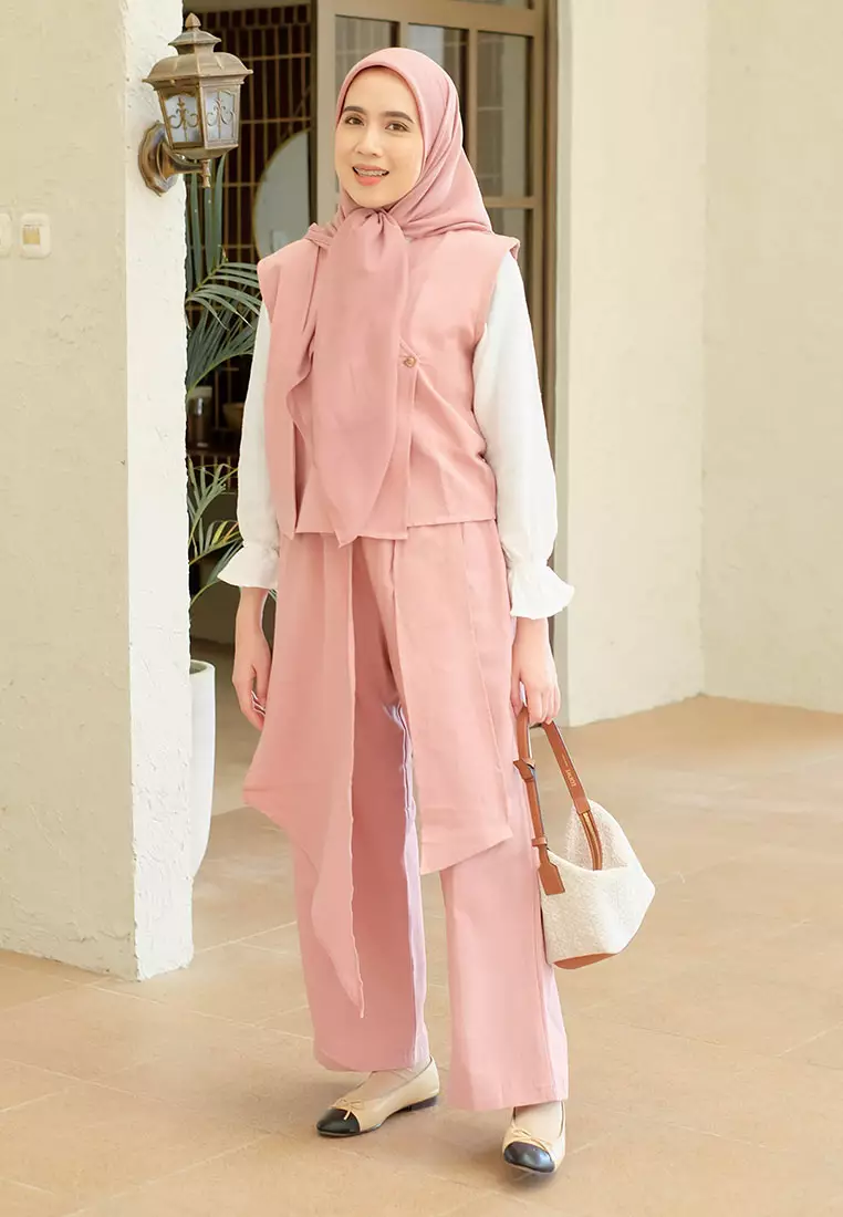 Jual Lozy Hijab Nami Vest Dusty Original 2024 | ZALORA Indonesia