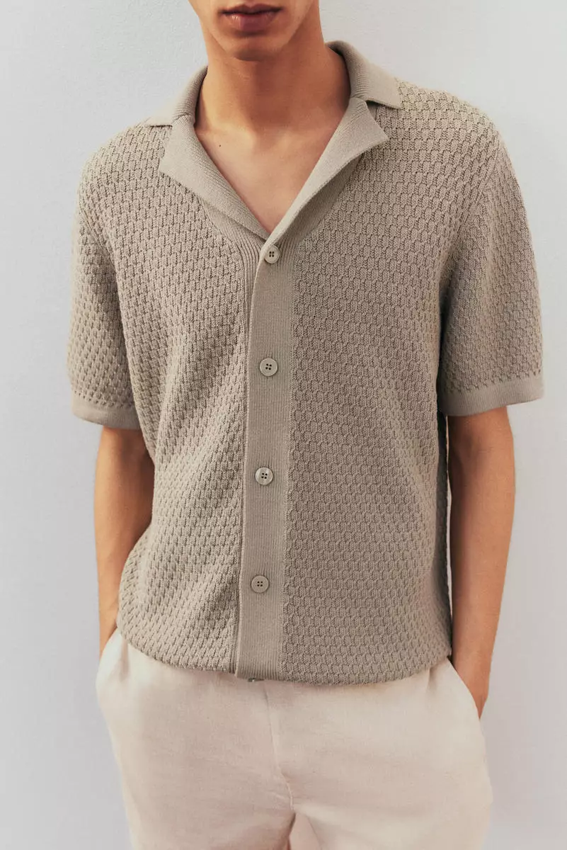Buy H&M Regular Fit Textured-knit resort shirt 2025 Online | ZALORA