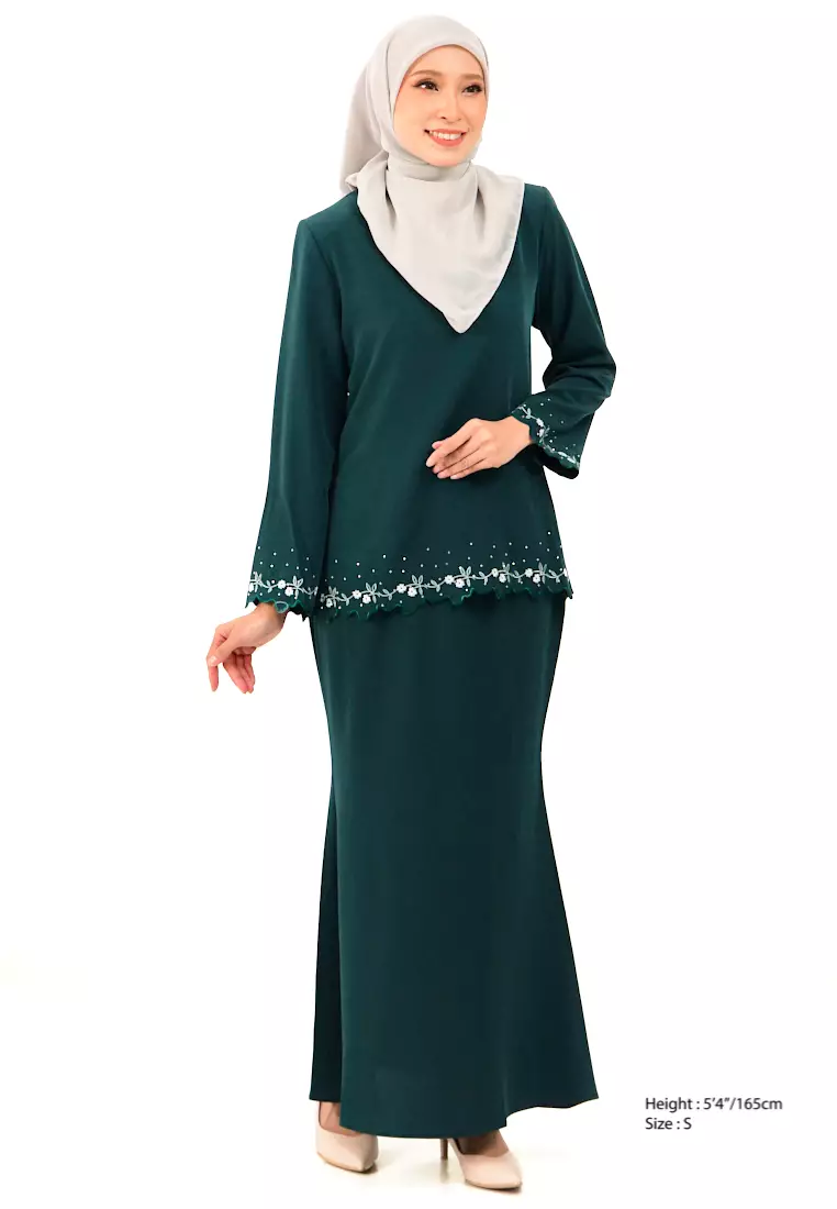 Buy Gene Martino Gene Martino Leona Kurung Modern 7105 2026 Online | ZALORA