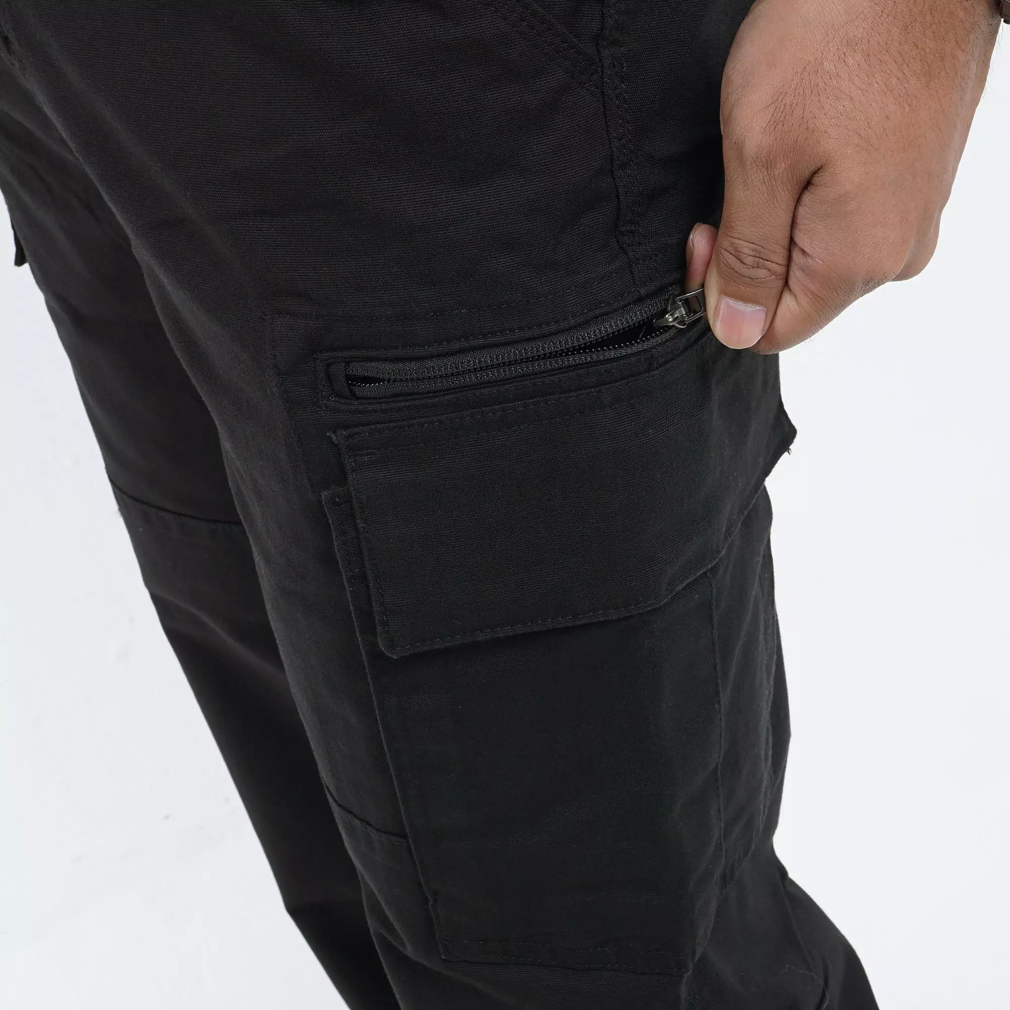 Jual MGEE Cargo Greg C028 Black Original 2024 | ZALORA Indonesia