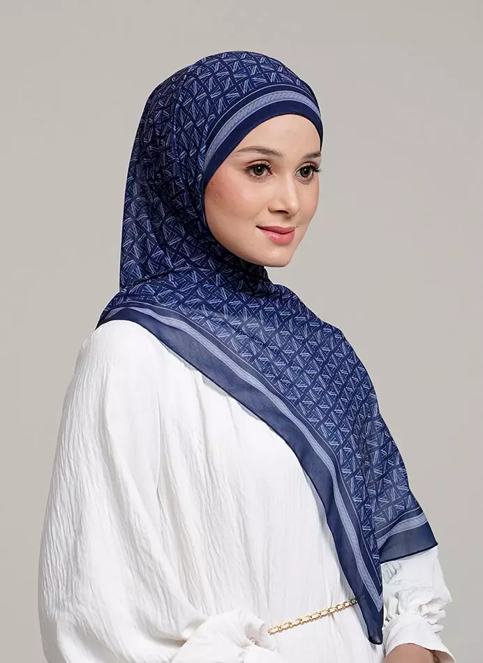 Jual NAWASANA Nawa Pashmina in Prussian Blue Original 2025 | ZALORA Indonesia