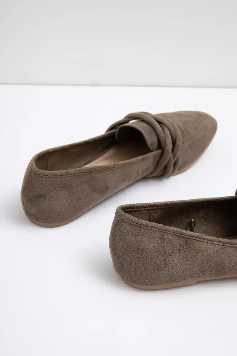 Jual Berrybenka Label Sofia Mayela Basic Loafer Olive Original 2026 ...